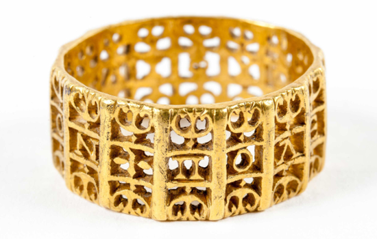 Digging up the past: what happens at an archaeological dig? | English ...