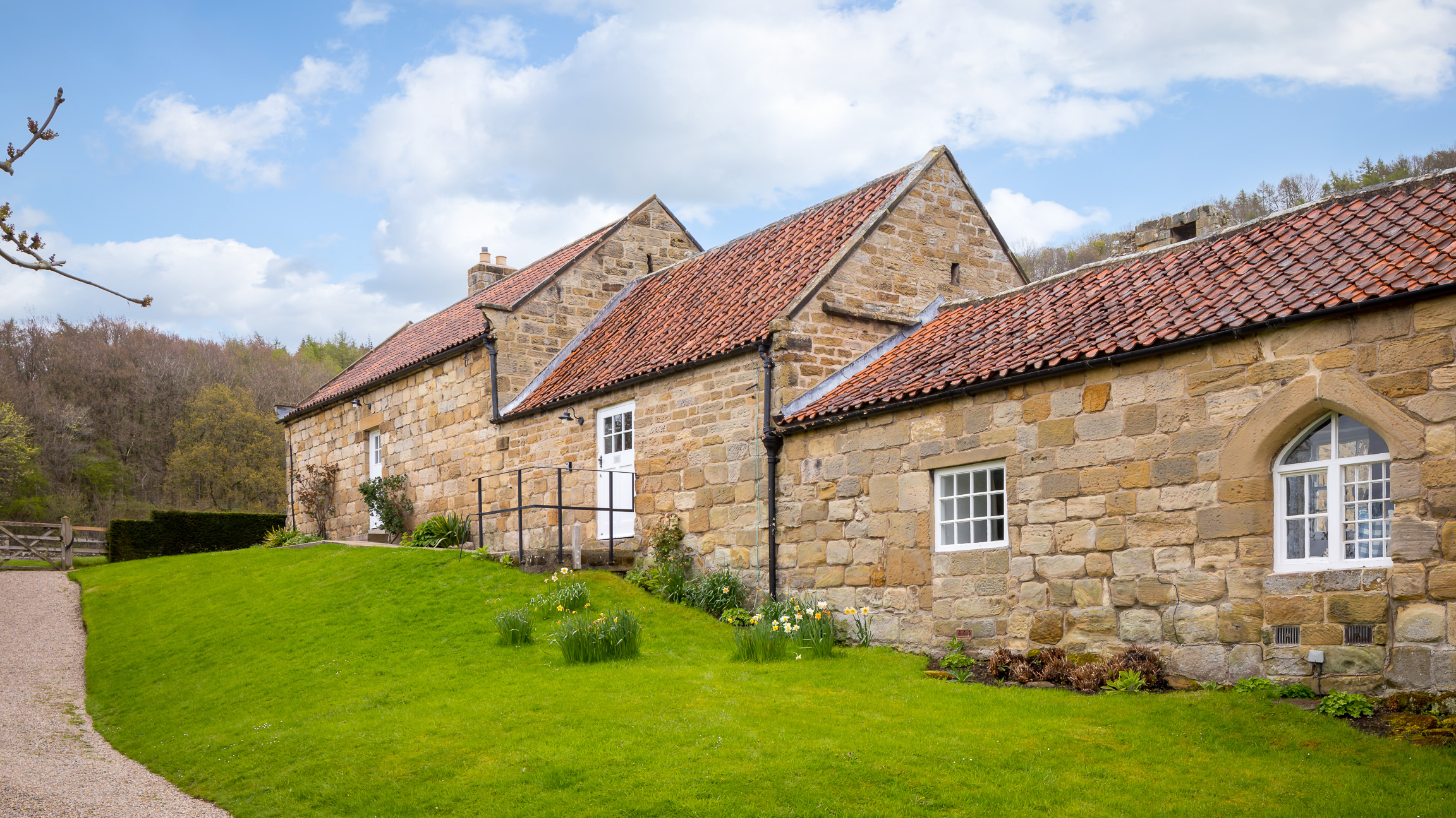 Your Stay Priors Lodge, Mount Grace Priory | English Heritage