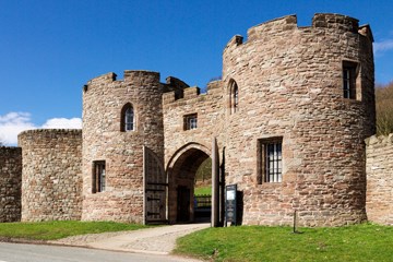 Beeston Castle and Woodland Park | English Heritage