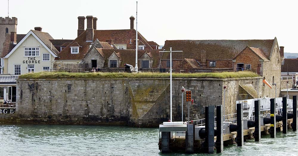 History of Yarmouth Castle | English Heritage